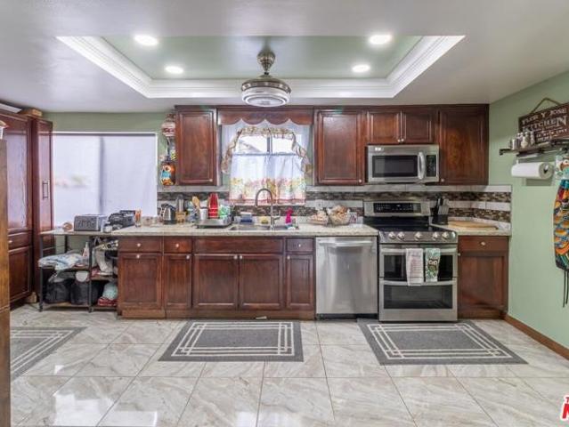 15012 Parthenia St #3, North Hills, CA 91343