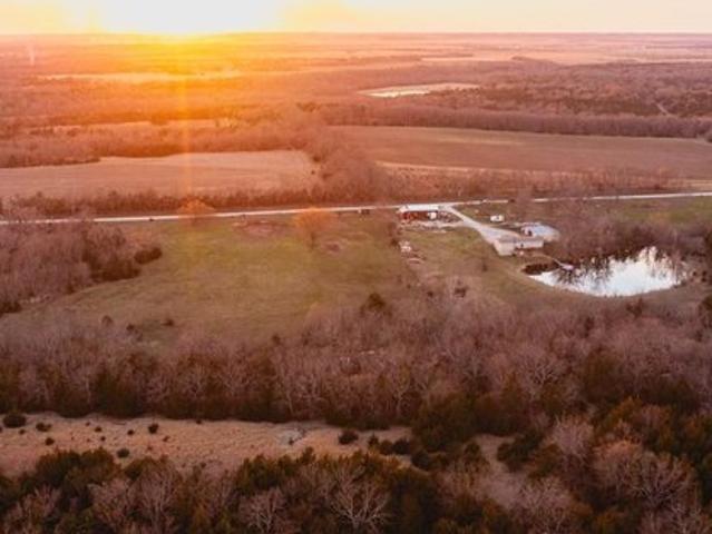 15017 Botkin Rd, Centerville, KS 66014