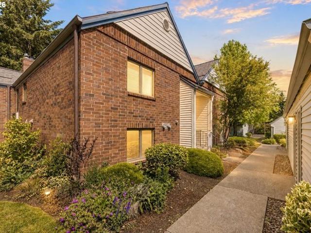 15015 NE Sacramento St Unit 49, Portland, OR 97230