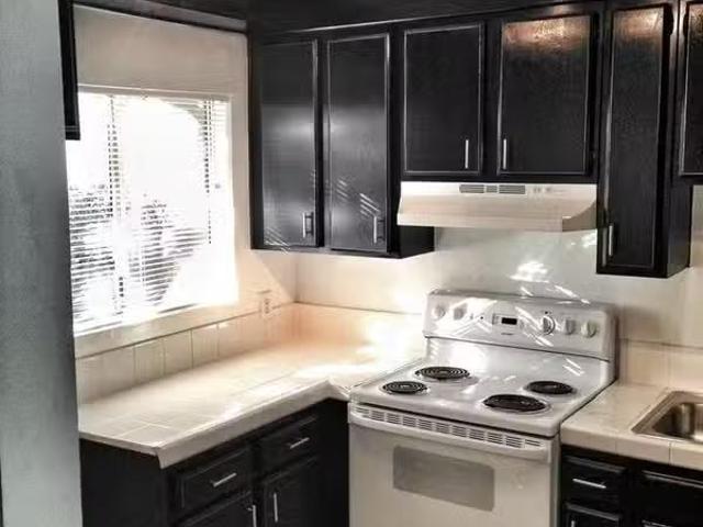 15015 Sherman Way Unit #106 15015 Sherman Way #106