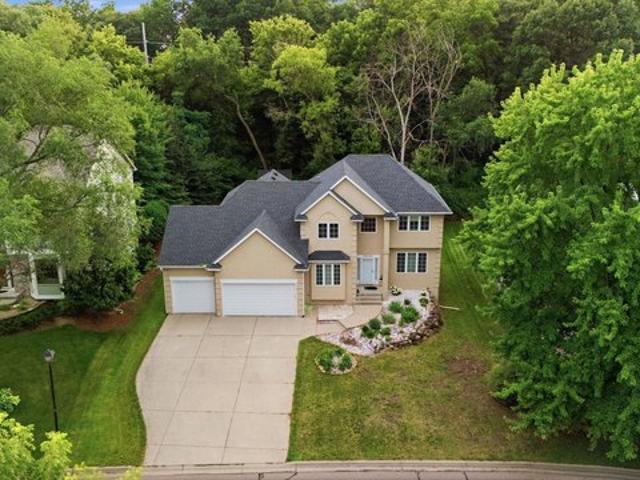 15016 Viewcrest Ln, Burnsville, MN 55306