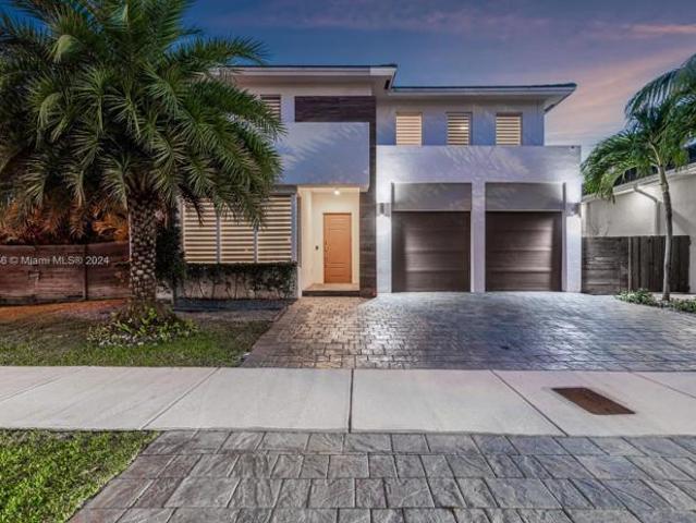 15018 SW 176th St, Miami, FL 33187