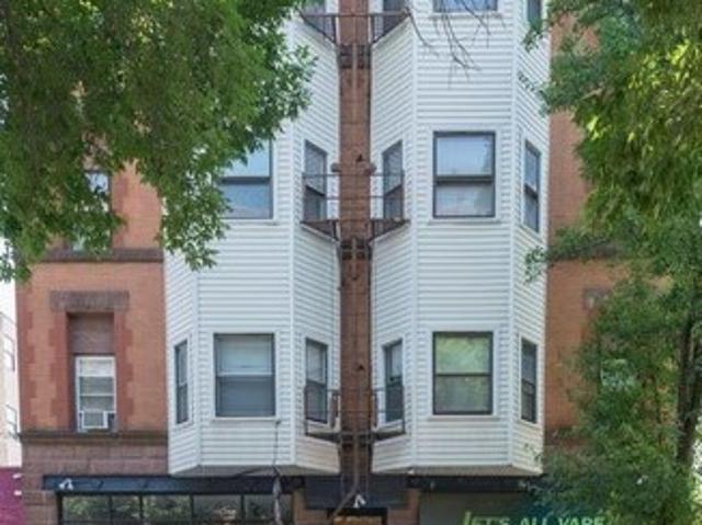 1501 N. Sedgwick Apt, 1 full bath