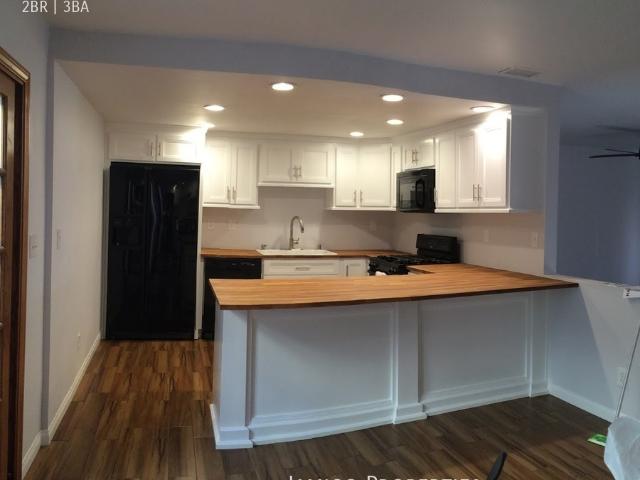 1501 Artesia Blvd, 2 beds, 2 full and 1 half baths