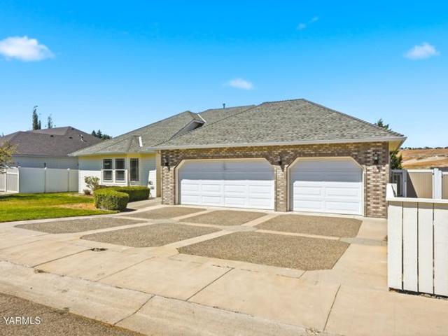 1501 Cedar Ln Ave, Selah, WA 98942