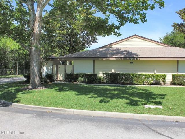 1501 Challenger Ct W, Jacksonville, FL 32233