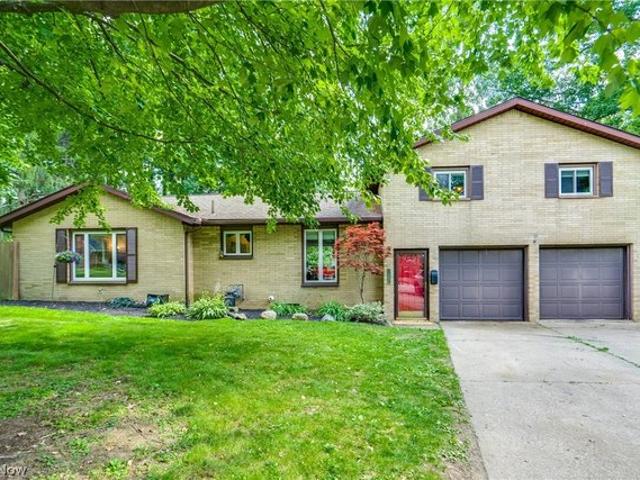 1501 Corrib Ave NW, Canton, OH 44708