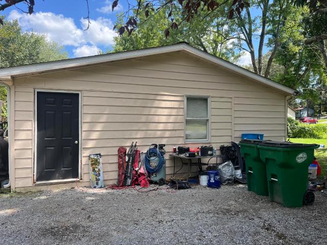 1501 Creekside Drive