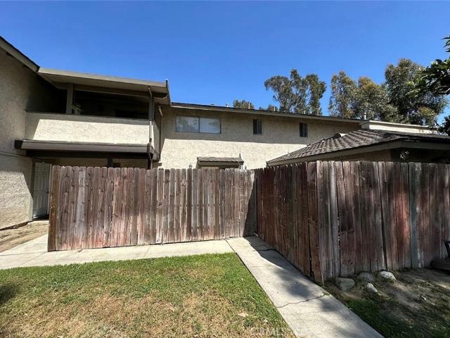 1501 E Fairfield Court 2