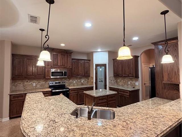1501 Granada Circle