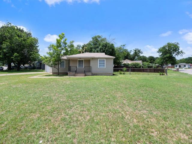 1501 Greenbrier Drive
