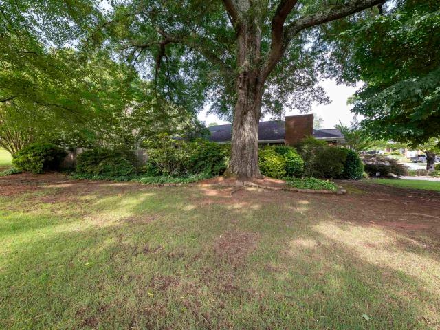 1501 Holly Berry Way