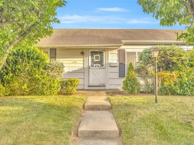 1501 Howell Rd, Valley Stream, NY 11580
