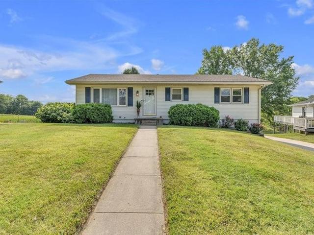 1501 Lion Rd, Saint Joseph, MO 64506