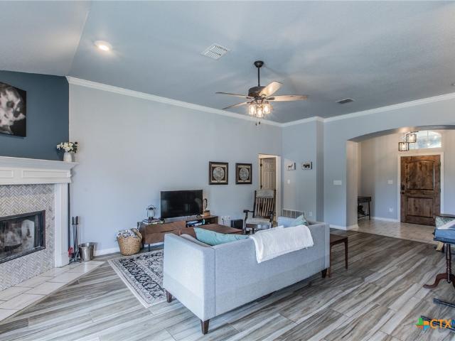 1501 Loving Trail