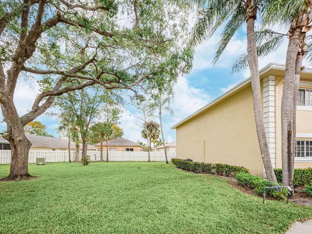 1501 Palm Beach Trace Dr, Royal Palm Beach, FL 33411 | MLS #B26012