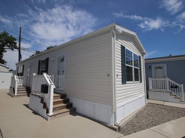 1501 Roosevelt Ave Trlr L18, Carteret, NJ 07008