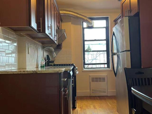 1501 st Avenue 6J