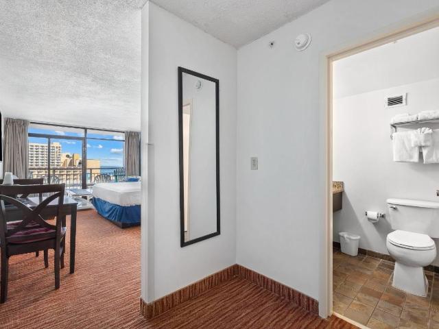 1501 S Ocean Blvd. S 909