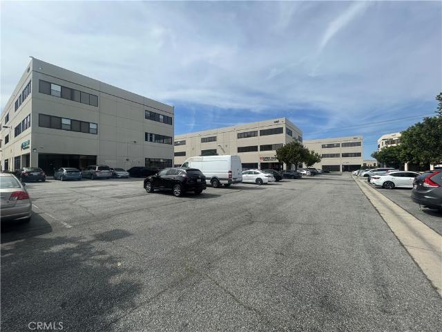 1501 W 178th 300