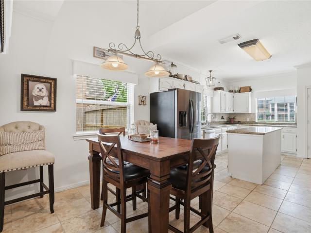 1501 W Castlewood Ave, Friendswood, TX 77546 | MLS #55567
