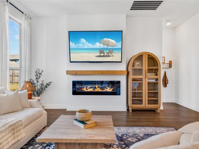 1501 White Water Way