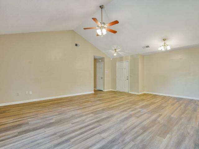 1501 Woodcrest Circle