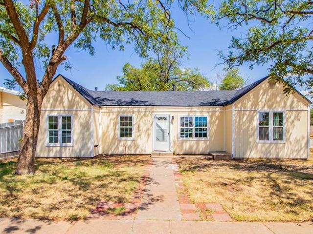 1501 8th St, Levelland, TX 79336