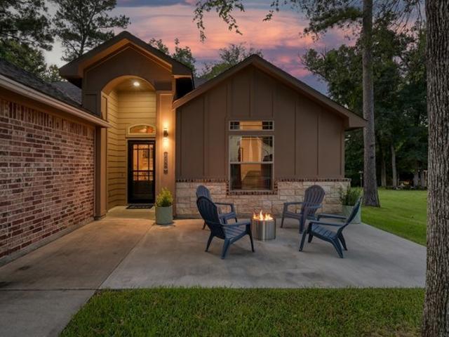 15022 Constellation Cir W, Willis, TX 77318