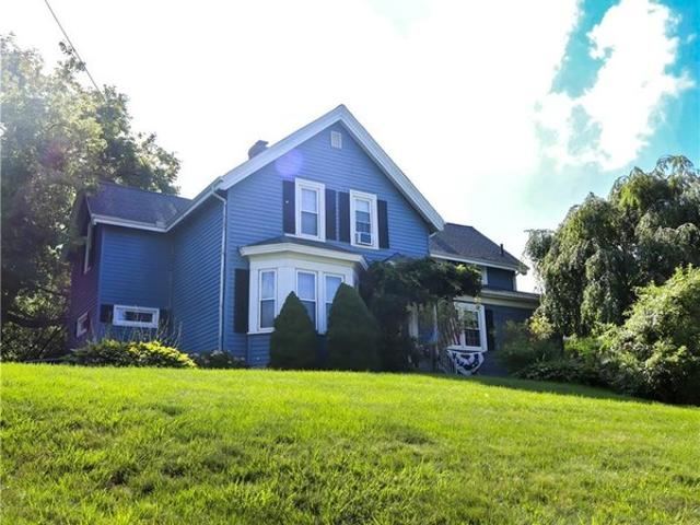 1502 Mendon Rd, Woonsocket, RI 02895