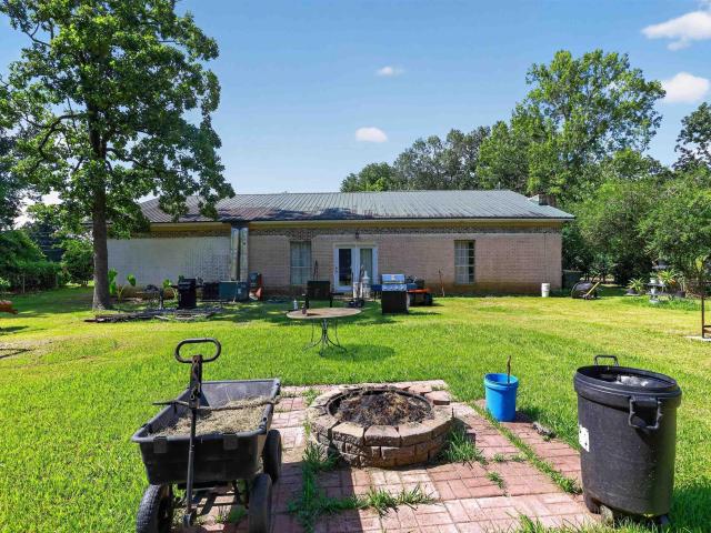 1502 Ashwood Drive
