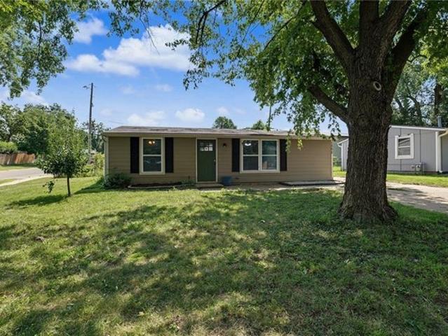 1502 Cadet Ave, Lawrence, KS 66044