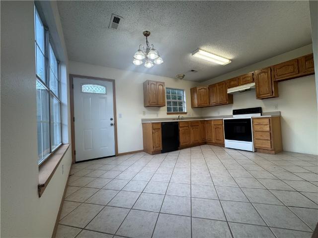 1502 Cresent Drive