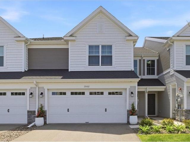 1502 Dogwood Ln, Carver, MN 55315