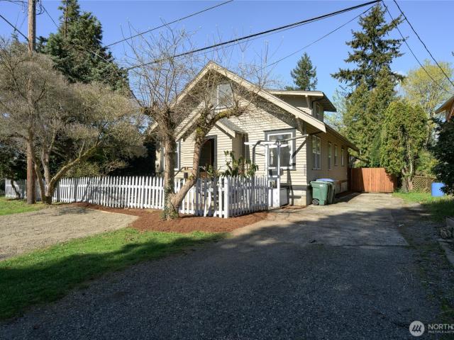 1502 E Maplewood Ave, Bellingham, WA 98225 | MLS #2505 | Compass