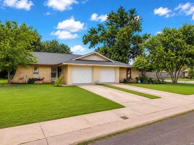1502 Eichen Rd, New Braunfels, TX 78130