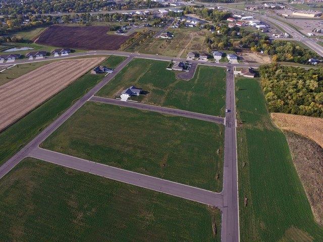 1502 Ellis Ave, Marshall, MN 56258