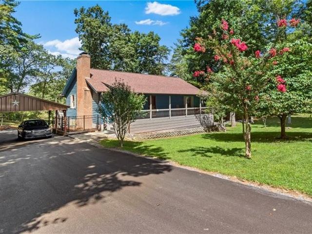 1502 Greenstreet Dr, Traphill, NC 28685