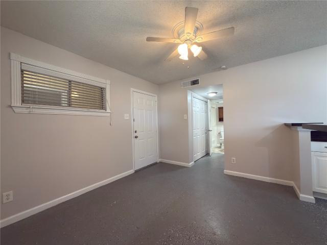 1502 Heights Boulevard 13