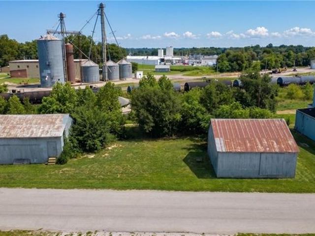 1502 Lulu St, Trenton, MO 64683