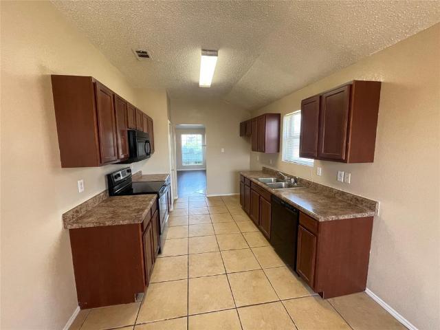 1502 Parrot Court