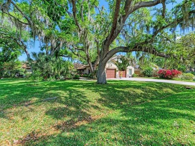 1502 Pecan St, Nokomis, FL 34275