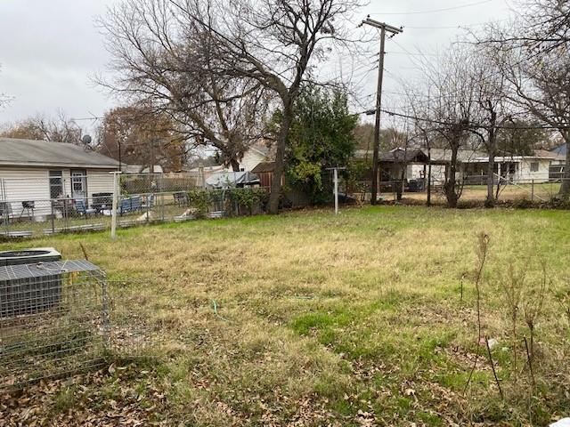1502 Pikeview Ter, Arlington, TX 76011 | MLS #21198 | Compass