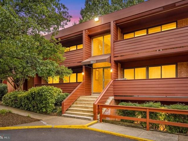 1502 S George Mason Dr Apt 2, Arlington, VA 22204