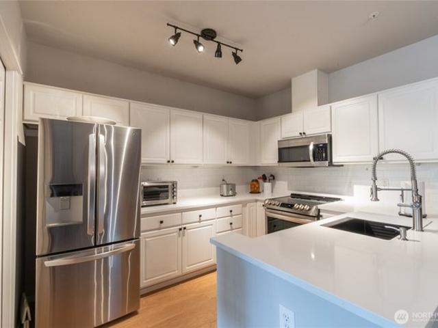 1502 th Ave W Apt 2 401, Lynnwood, WA 98087