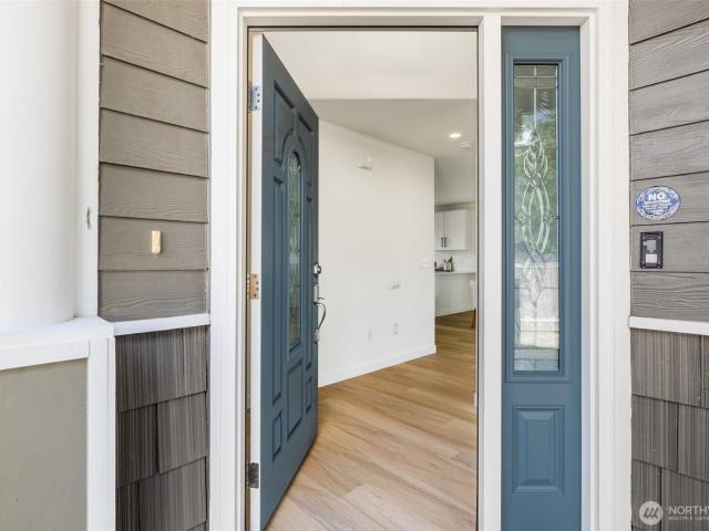 1502 th Street E