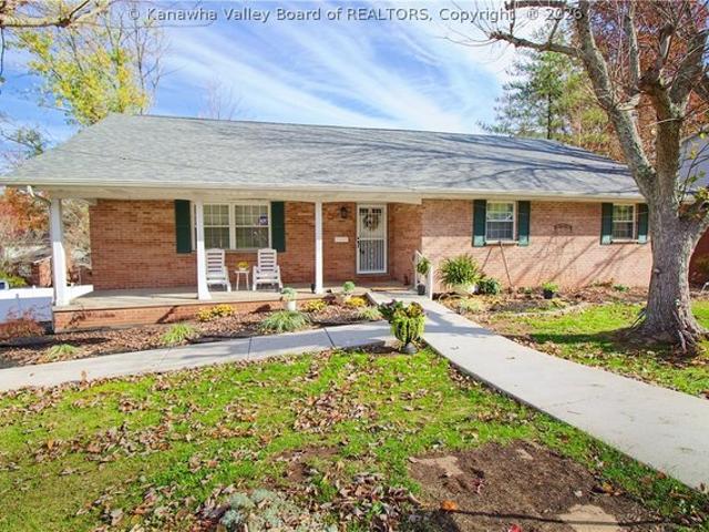 1502 Village Dr, South Charleston, WV 25309