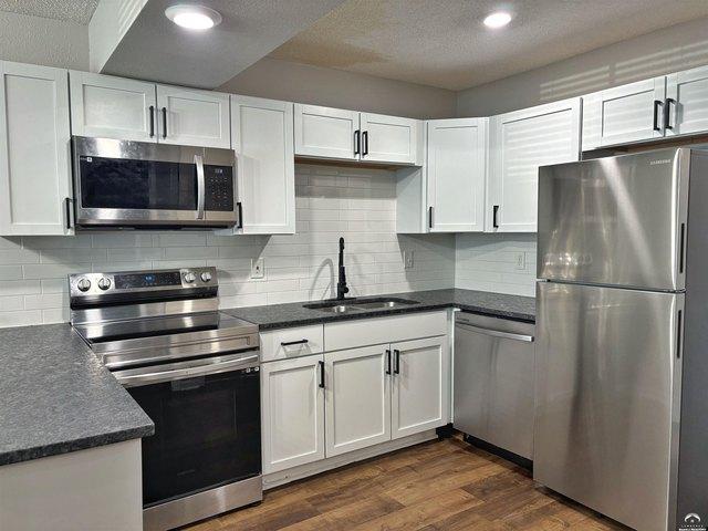 1502 W 25th Ct Apt D3, Lawrence, KS 66046
