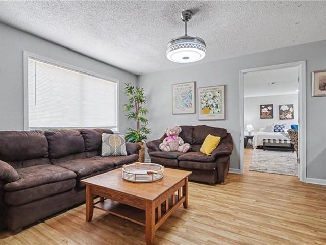 1502 W 25th Ct Apt D8, Lawrence, KS 66046