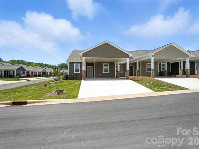 1502 28th Street Ln SE, Hickory, NC 28602